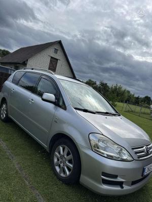 Grey Toyota avensis-verso 2005 in Vilnius, with an engine capacity of 2.00 L and mileage of 266 thousand km for 1100 €, photo 3 on AUTOMOTO.COM.LV