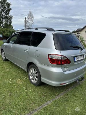 Grey Toyota avensis-verso 2005 in Vilnius, with an engine capacity of 2.00 L and mileage of 266 thousand km for 1100 €, photo 5 on AUTOMOTO.COM.LV