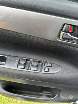 Grey Toyota avensis-verso 2005 in Vilnius, with an engine capacity of 2.00 L and mileage of 266 thousand km for 1100 €, photo 15 on AUTOMOTO.COM.LV
