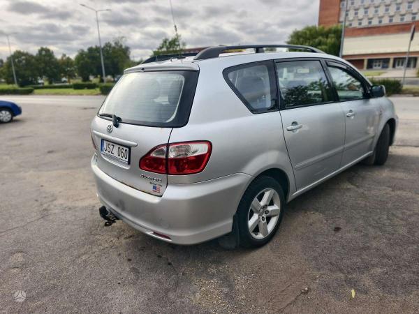 Серый Тойота Авенсис Версо 2005 в Шяуляй, объемом двигателя 2.00 л и пробегом 365 тыс. км за 1350 €, фото 7 на AUTOMOTO.COM.LV