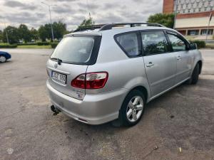 Серый Тойота Авенсис Версо 2005 в Шяуляй, объемом двигателя 2.00 л и пробегом 365 тыс. км за 1350 €, фото 7 на AUTOMOTO.COM.LV