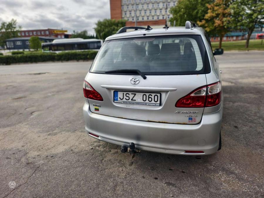 Серый Тойота Авенсис Версо 2005 в Шяуляй, объемом двигателя 2.00 л и пробегом 365 тыс. км за 1350 €, фото 8 на AUTOMOTO.COM.LV