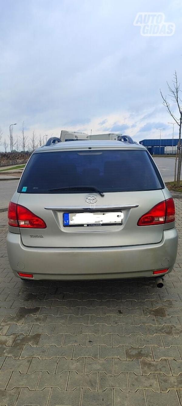Grey Toyota avensis-verso 2001 in Vilnius, with an engine capacity of 2.00 L and mileage of 379 thousand km for 1600 €, photo 2 on AUTOMOTO.COM.LV