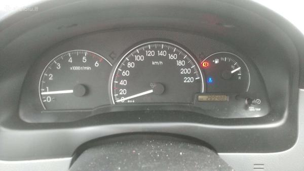 Серый Тойота Авенсис Версо 2003 в Тельшяй, объемом двигателя 2.00 л и пробегом 290 тыс. км за 900 €, фото 7 на AUTOMOTO.COM.LV