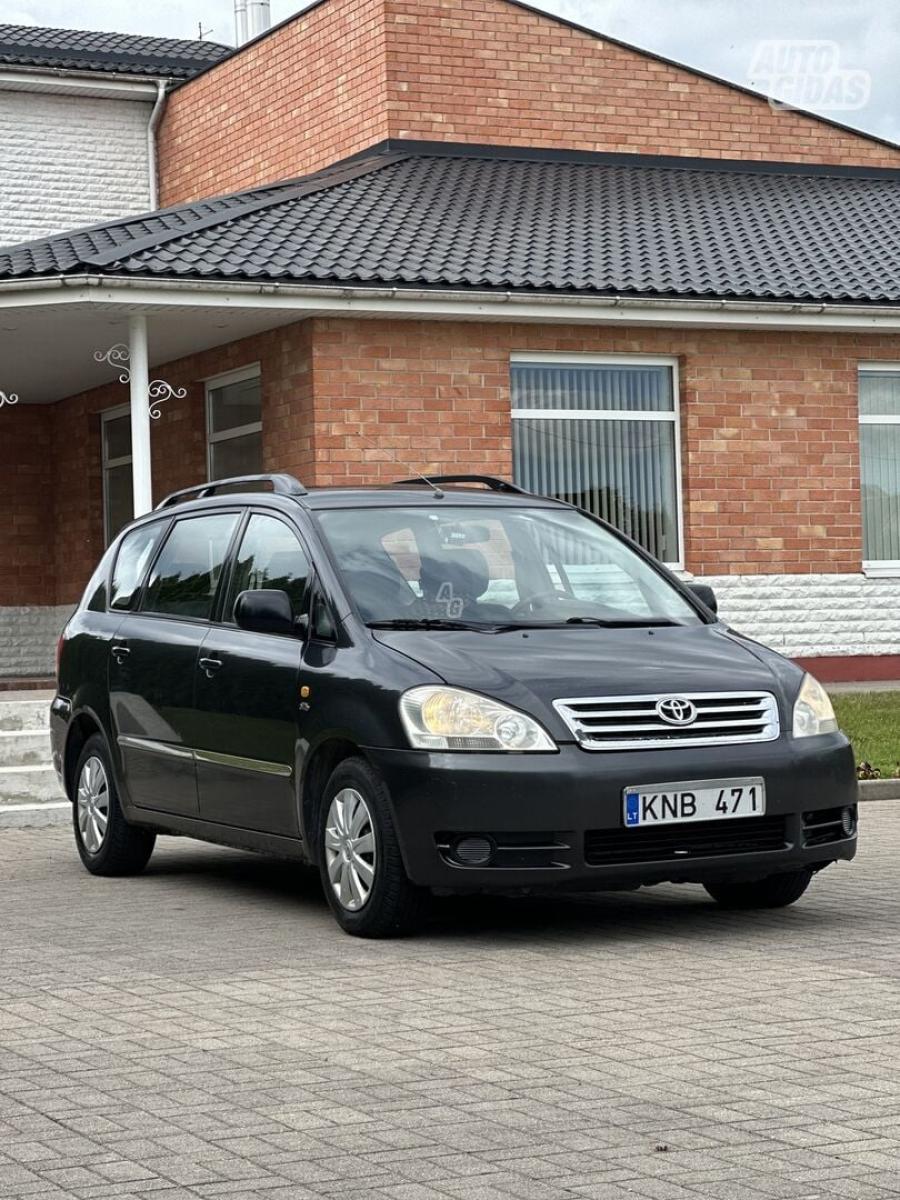 Pelēks Toyota avensis-verso 2003 Viļņa, ar dzinēja tilpumu 2.00 L un nobraukumu 402 tūkst. km par 1350 €, foto 1 vietnē AUTOMOTO.COM.LV