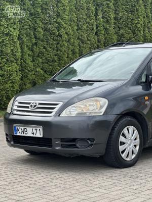 Pelēks Toyota avensis-verso 2003 Viļņa, ar dzinēja tilpumu 2.00 L un nobraukumu 402 tūkst. km par 1350 €, foto 5 vietnē AUTOMOTO.COM.LV