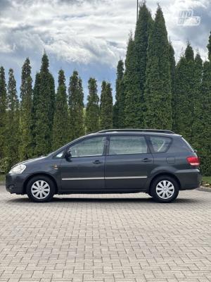 Pelēks Toyota avensis-verso 2003 Viļņa, ar dzinēja tilpumu 2.00 L un nobraukumu 402 tūkst. km par 1350 €, foto 8 vietnē AUTOMOTO.COM.LV
