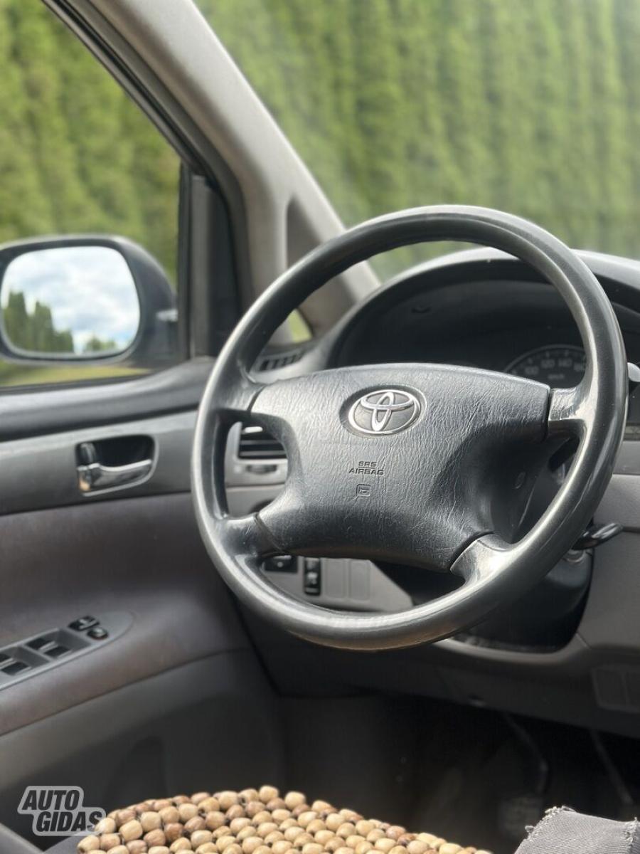Pelēks Toyota avensis-verso 2003 Viļņa, ar dzinēja tilpumu 2.00 L un nobraukumu 402 tūkst. km par 1350 €, foto 25 vietnē AUTOMOTO.COM.LV