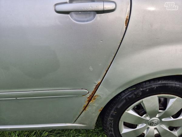 Pelēks Toyota avensis-verso 2003 Panevēža, ar dzinēja tilpumu 2.00 L un nobraukumu 339 tūkst. km par 1200 €, foto 6 vietnē AUTOMOTO.COM.LV
