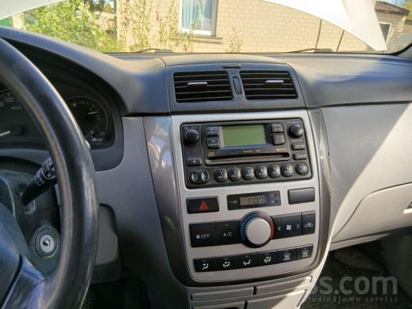 Pelēks Toyota avensis-verso 2003 Saldus, ar dzinēja tilpumu 1.90 L un nobraukumu 0 tūkst. km par 900 €, foto 3 vietnē AUTOMOTO.COM.LV
