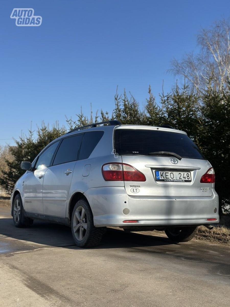 Grey Toyota avensis-verso 2004 in Vilnius, with an engine capacity of 2.00 L and mileage of 395 thousand km for 1100 €, photo 4 on AUTOMOTO.COM.LV