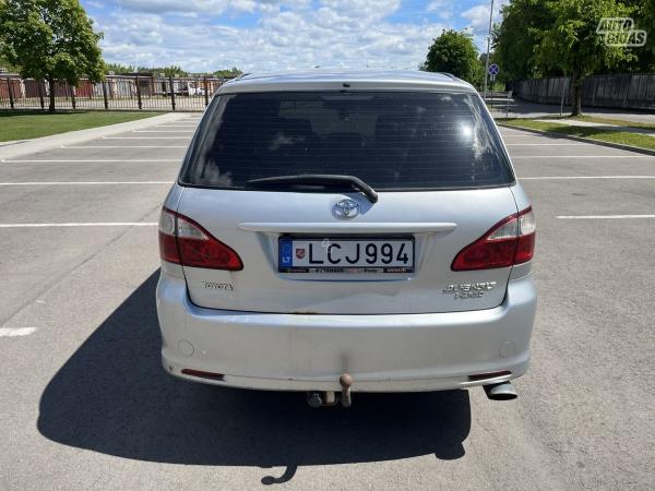 Pelēks Toyota avensis-verso 2004 Panevēža, ar dzinēja tilpumu 2.00 L un nobraukumu 360 tūkst. km par 800 €, foto 6 vietnē AUTOMOTO.COM.LV