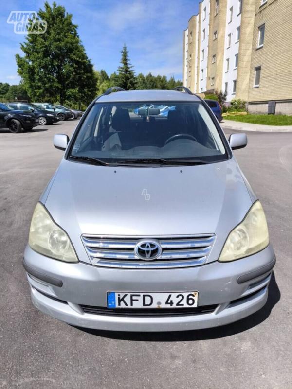 Grey Toyota avensis-verso 2005 in Vilnius, with an engine capacity of 2.00 L and mileage of 313 thousand km for 1100 €, photo 5 on AUTOMOTO.COM.LV