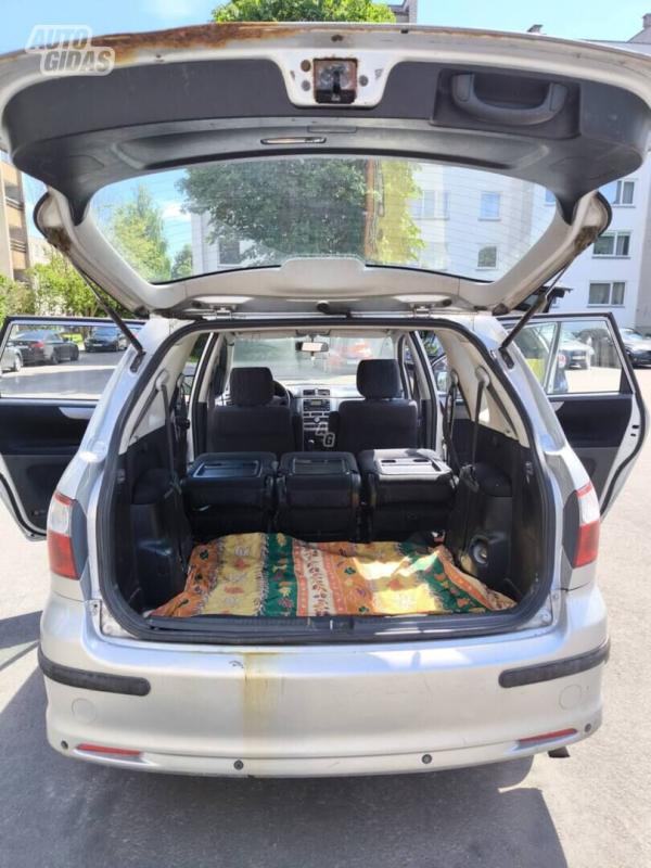 Grey Toyota avensis-verso 2005 in Vilnius, with an engine capacity of 2.00 L and mileage of 313 thousand km for 1100 €, photo 9 on AUTOMOTO.COM.LV