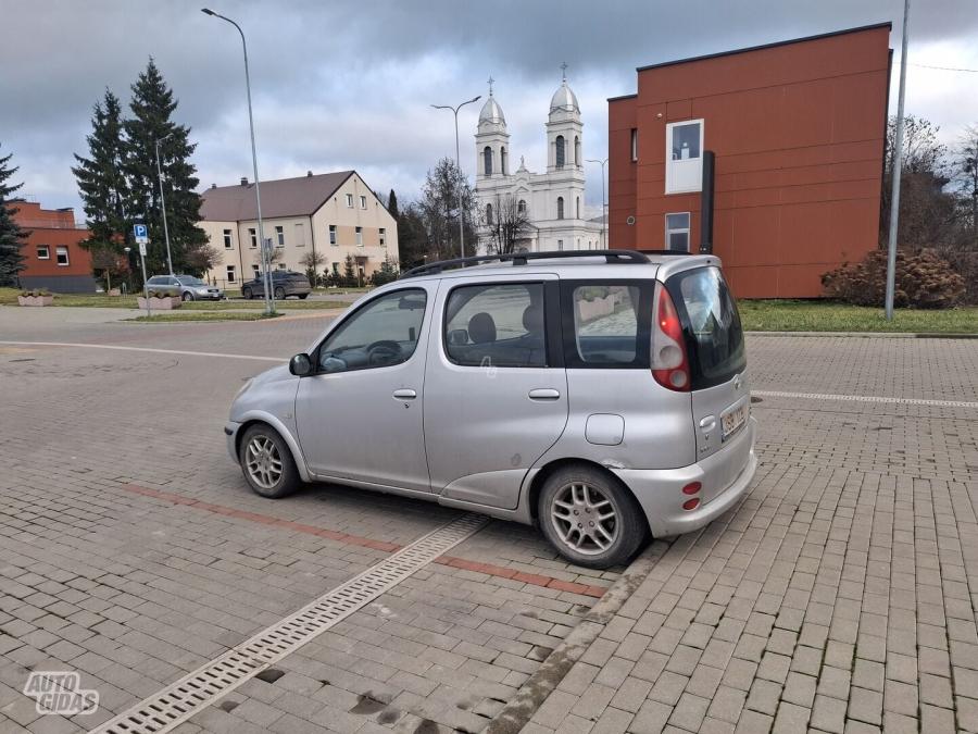 Toyota avensis-verso 2001 Kauņa, ar dzinēja tilpumu 1.30 L un nobraukumu 254 tūkst. km par 1390 €, foto 5 vietnē AUTOMOTO.COM.LV