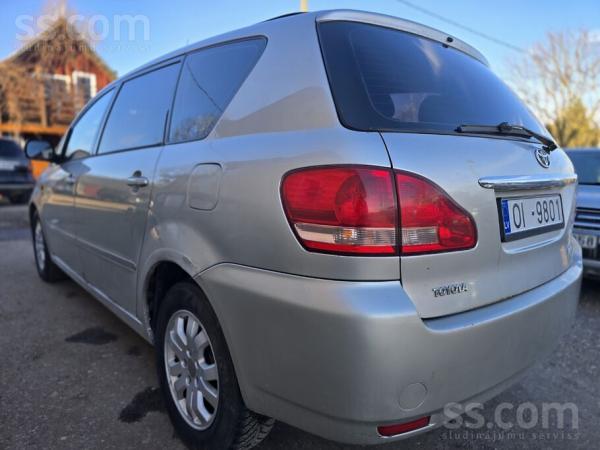 Toyota avensis-verso 2002 Daugavpils, ar dzinēja tilpumu 2.00 L un nobraukumu 0 tūkst. km par 1750 €, foto 4 vietnē AUTOMOTO.COM.LV