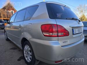 Toyota avensis-verso 2002 Daugavpils, ar dzinēja tilpumu 2.00 L un nobraukumu 0 tūkst. km par 1750 €, foto 5 vietnē AUTOMOTO.COM.LV