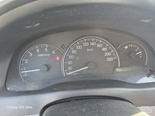 Тойота Авенсис Версо 2002 в Мажейкяй, объемом двигателя 2.00 л и пробегом 292 тыс. км за 850 €, фото 9 на AUTOMOTO.COM.LV