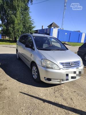Тойота Авенсис Версо 2002 в Шяуляй, объемом двигателя 2.00 л и пробегом 300 тыс. км за 1600 €, фото  на AUTOMOTO.COM.LV