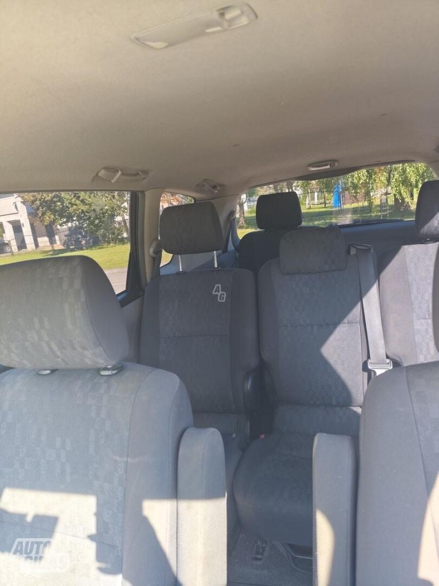 Toyota avensis-verso 2002 Šauļi, ar dzinēja tilpumu 2.00 L un nobraukumu 300 tūkst. km par 1600 €, foto 8 vietnē AUTOMOTO.COM.LV