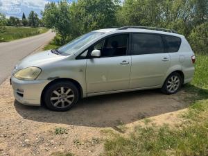 Toyota avensis-verso 2003 in Vilnius, with an engine capacity of 2.00 L and mileage of 340 thousand km for 1150 €, photo 3 on AUTOMOTO.COM.LV
