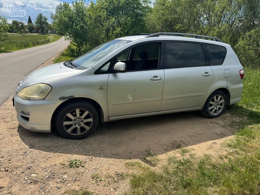 Toyota avensis-verso 2003 in Vilnius, with an engine capacity of 2.00 L and mileage of 340 thousand km for 1150 €, photo 3 on AUTOMOTO.COM.LV