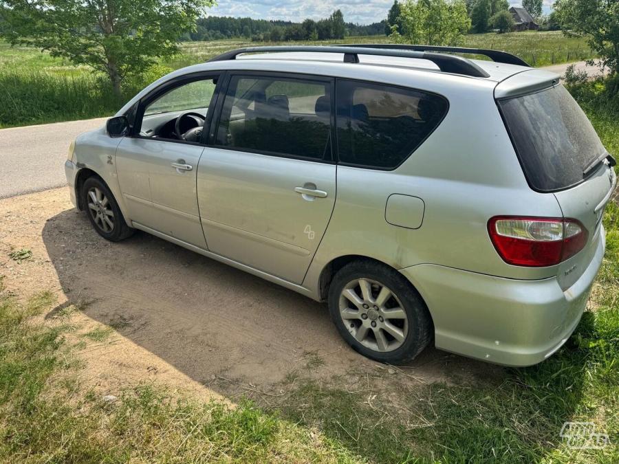 Toyota avensis-verso 2003 in Vilnius, with an engine capacity of 2.00 L and mileage of 340 thousand km for 1150 €, photo 12 on AUTOMOTO.COM.LV