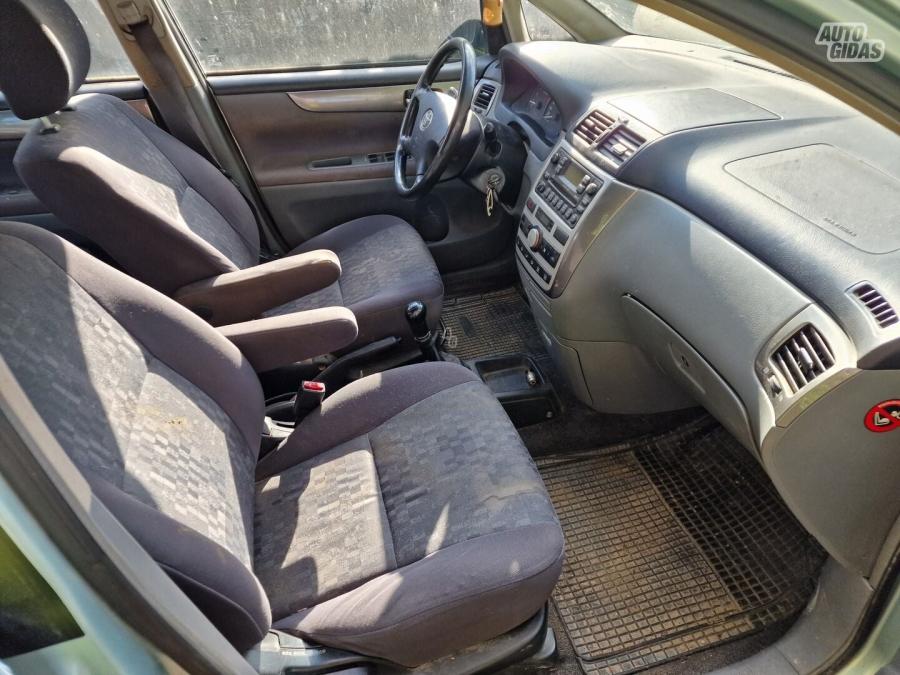 Toyota avensis-verso 2003 in Ukmerge, with an engine capacity of 2.00 L and mileage of 300 thousand km for 550 €, photo 6 on AUTOMOTO.COM.LV