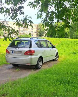 Toyota avensis-verso 2003 in Kaunas, with an engine capacity of 2.00 L and mileage of 427 thousand km for 1000 €, photo  on AUTOMOTO.COM.LV