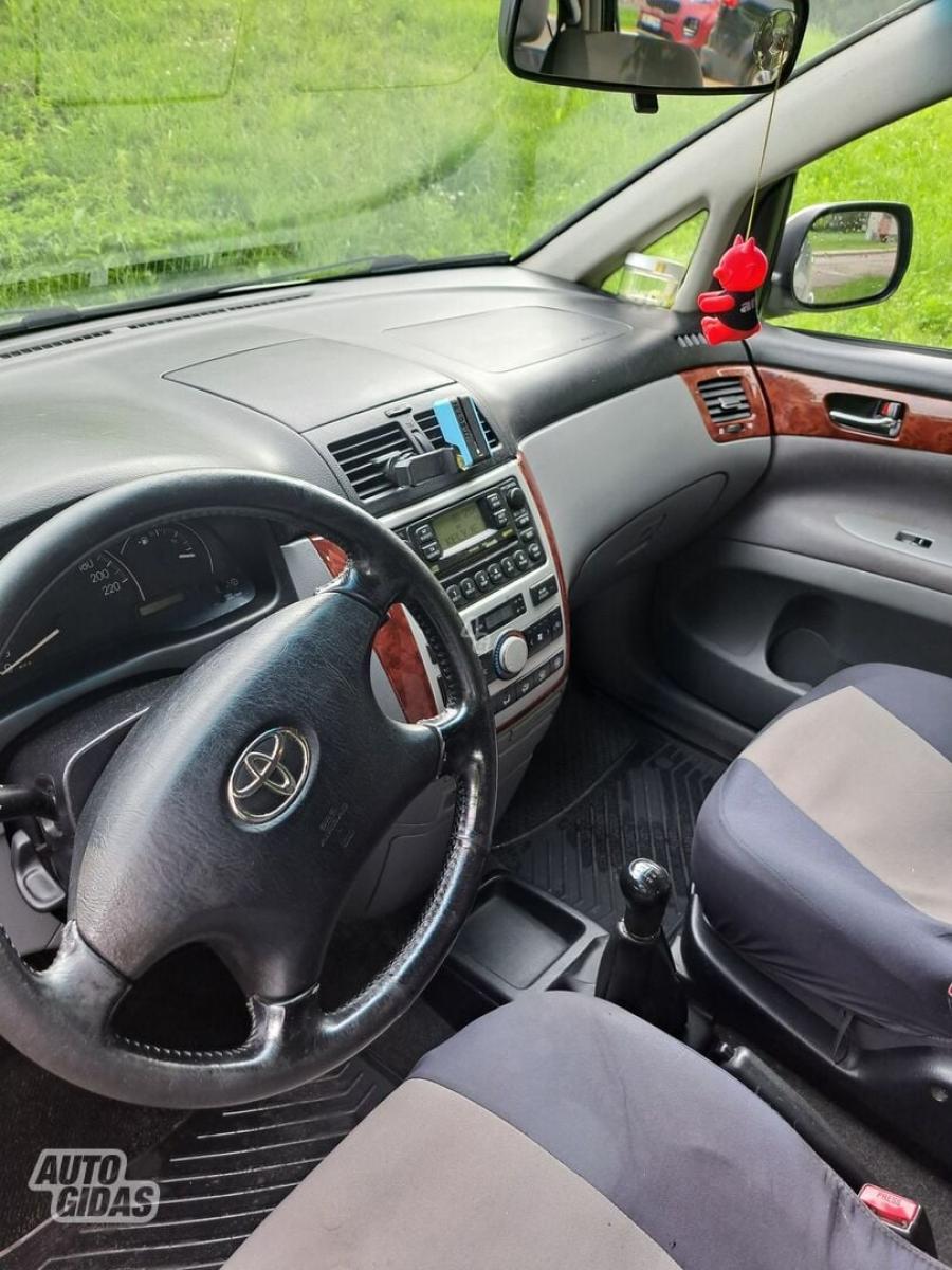 Toyota avensis-verso 2003 in Kaunas, with an engine capacity of 2.00 L and mileage of 427 thousand km for 1000 €, photo 4 on AUTOMOTO.COM.LV