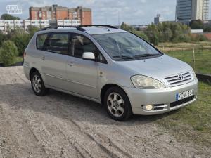 Тойота Авенсис Версо 2003 в Клайпеда, объемом двигателя 2.00 л и пробегом 300 тыс. км за 1450 €, фото 4 на AUTOMOTO.COM.LV