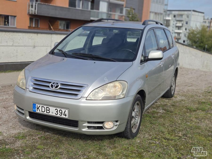 Тойота Авенсис Версо 2003 в Клайпеда, объемом двигателя 2.00 л и пробегом 300 тыс. км за 1450 €, фото 5 на AUTOMOTO.COM.LV