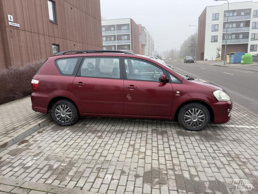 Toyota avensis-verso 2004 in Vilnius, with an engine capacity of 2.00 L and mileage of 470 thousand km for 1250 €, photo 3 on AUTOMOTO.COM.LV