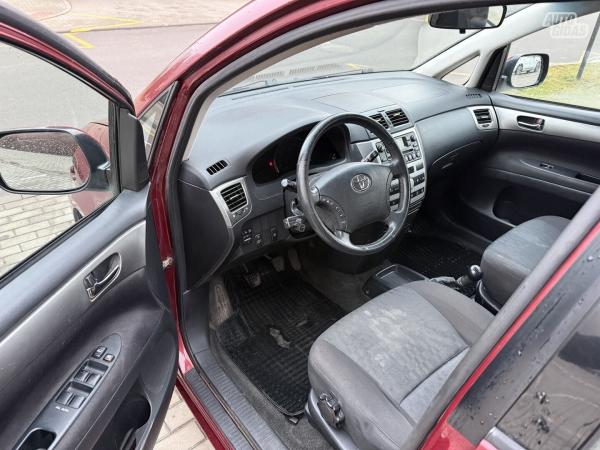 Toyota avensis-verso 2004 Viļņa, ar dzinēja tilpumu 2.00 L un nobraukumu 400 tūkst. km par 1000 €, foto 7 vietnē AUTOMOTO.COM.LV