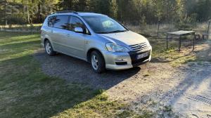 Toyota avensis-verso 2004 Talsi, ar dzinēja tilpumu 2.00 L un nobraukumu 450 tūkst. km par 1400 €, foto 3 vietnē AUTOMOTO.COM.LV