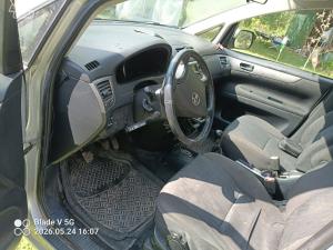 Toyota avensis-verso 2004 in Vilnius, with an engine capacity of 2.00 L and mileage of 397 thousand km for 1600 €, photo 7 on AUTOMOTO.COM.LV