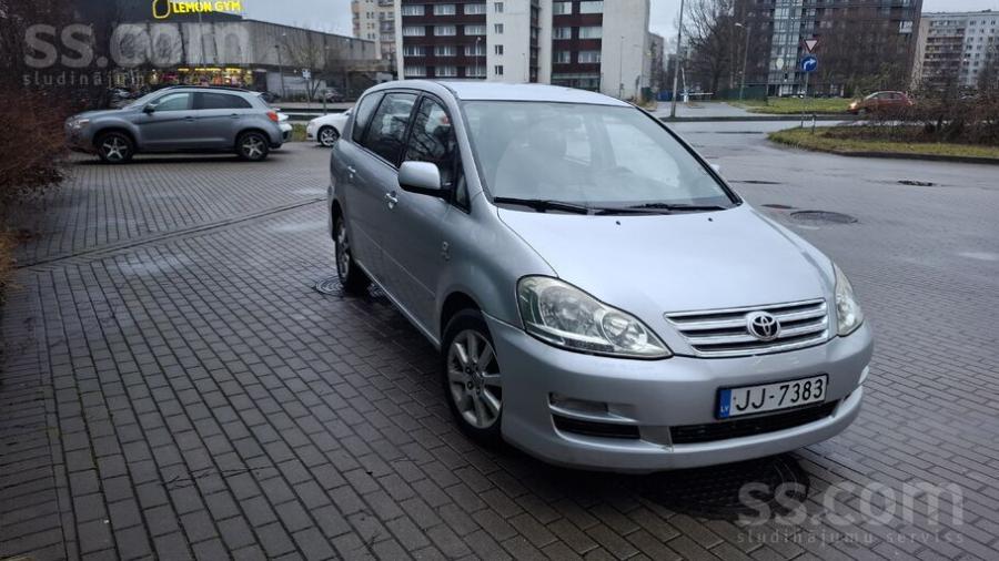 Toyota avensis-verso 2004 in Riga, with an engine capacity of 2.00 L and mileage of 359 thousand km for 2100 €, photo 1 on AUTOMOTO.COM.LV