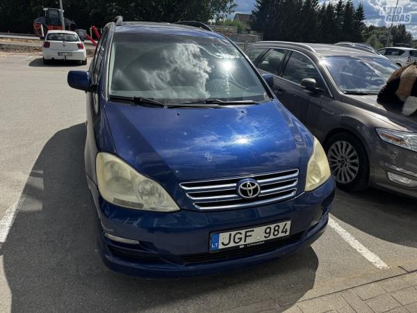 Тойота Авенсис Версо 2004 в Шяуляй, объемом двигателя 2.00 л и пробегом 285 тыс. км за 850 €, фото 3 на AUTOMOTO.COM.LV
