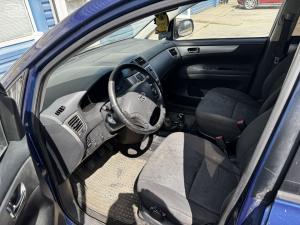 Toyota avensis-verso 2004 in Siauliai, with an engine capacity of 2.00 L and mileage of 285 thousand km for 850 €, photo 9 on AUTOMOTO.COM.LV