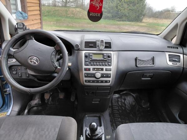 Toyota avensis-verso 2005 Raseiniai, ar dzinēja tilpumu 2.00 L un nobraukumu 235 tūkst. km par 1350 €, foto 5 vietnē AUTOMOTO.COM.LV