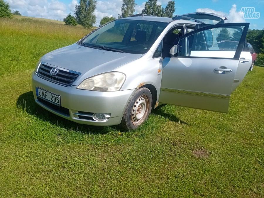 Тойота Авенсис Версо 2005 в Таураге, объемом двигателя 2.00 л и пробегом 245 тыс. км за 800 €, фото 3 на AUTOMOTO.COM.LV