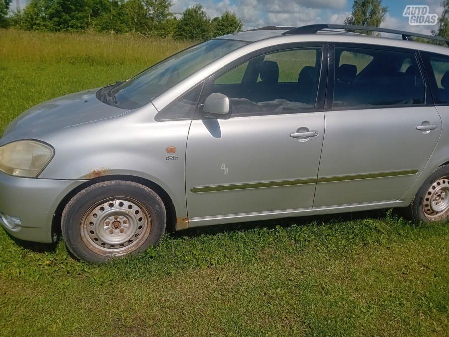 Тойота Авенсис Версо 2005 в Таураге, объемом двигателя 2.00 л и пробегом 245 тыс. км за 800 €, фото 5 на AUTOMOTO.COM.LV