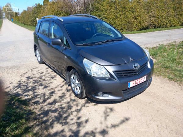 Toyota avensis-verso 2010 Alīta, ar dzinēja tilpumu 2.00 L un nobraukumu 361 tūkst. km par 2599 €, foto 1 vietnē AUTOMOTO.COM.LV