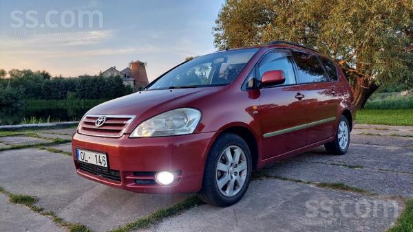 Red Toyota avensis-verso 2001 in Liepaja, with an engine capacity of 2.00 L and mileage of 426 thousand km for 1200 €, photo 1 on AUTOMOTO.COM.LV