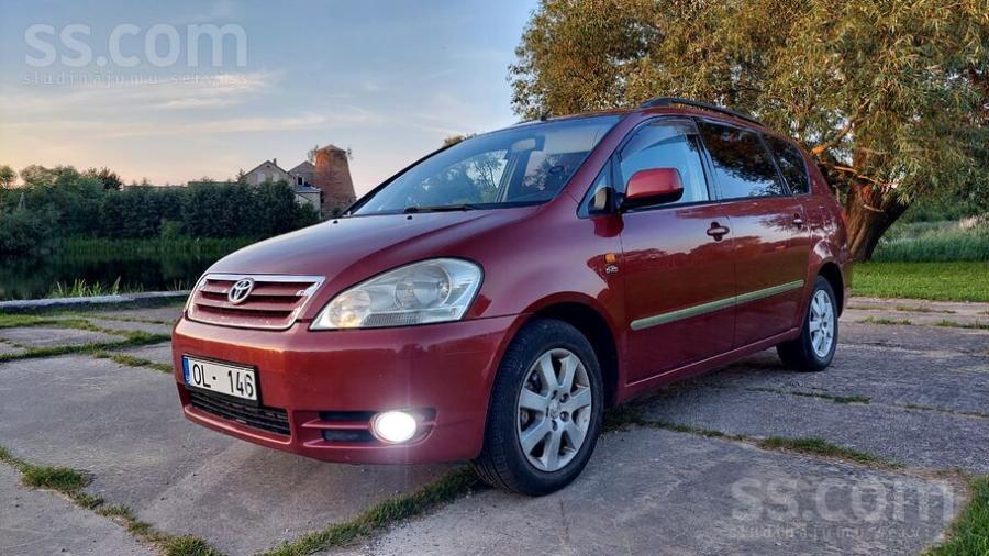 Red Toyota avensis-verso 2001 in Liepaja, with an engine capacity of 2.00 L and mileage of 426 thousand km for 1200 €, photo 1 on AUTOMOTO.COM.LV