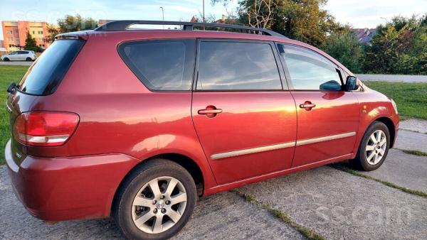 Red Toyota avensis-verso 2001 in Liepaja, with an engine capacity of 2.00 L and mileage of 426 thousand km for 1200 €, photo 3 on AUTOMOTO.COM.LV