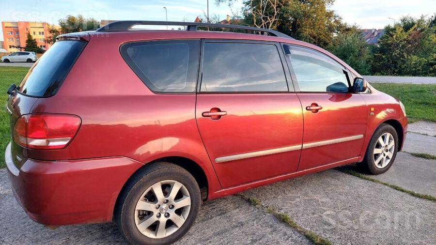 Red Toyota avensis-verso 2001 in Liepaja, with an engine capacity of 2.00 L and mileage of 426 thousand km for 1200 €, photo 4 on AUTOMOTO.COM.LV