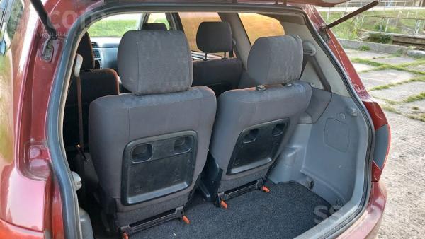 Red Toyota avensis-verso 2001 in Liepaja, with an engine capacity of 2.00 L and mileage of 426 thousand km for 1200 €, photo 7 on AUTOMOTO.COM.LV