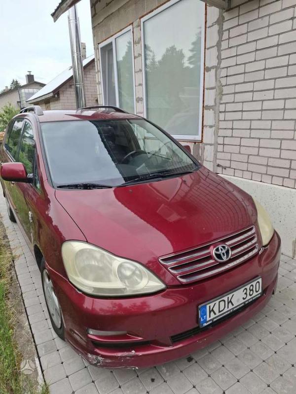 Sarkans Toyota avensis-verso 2005 Panevēža, ar dzinēja tilpumu 2.00 L un nobraukumu 388 tūkst. km par 1400 €, foto 3 vietnē AUTOMOTO.COM.LV