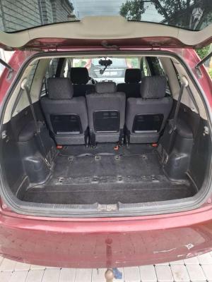 Red Toyota avensis-verso 2005 in Panevezys, with an engine capacity of 2.00 L and mileage of 388 thousand km for 1400 €, photo 5 on AUTOMOTO.COM.LV